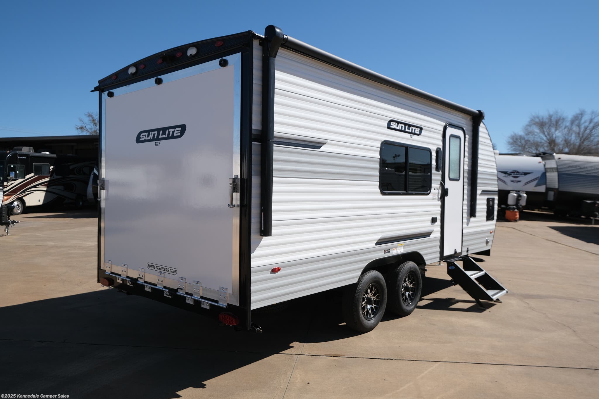 Lightweight Toy Haulers