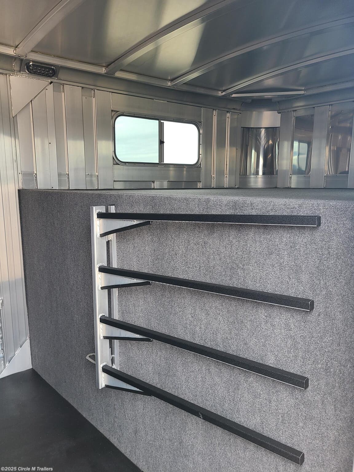 7x25 Horse Trailer for sale | New Platinum Coach 25' Stock Combo 7'6 ...