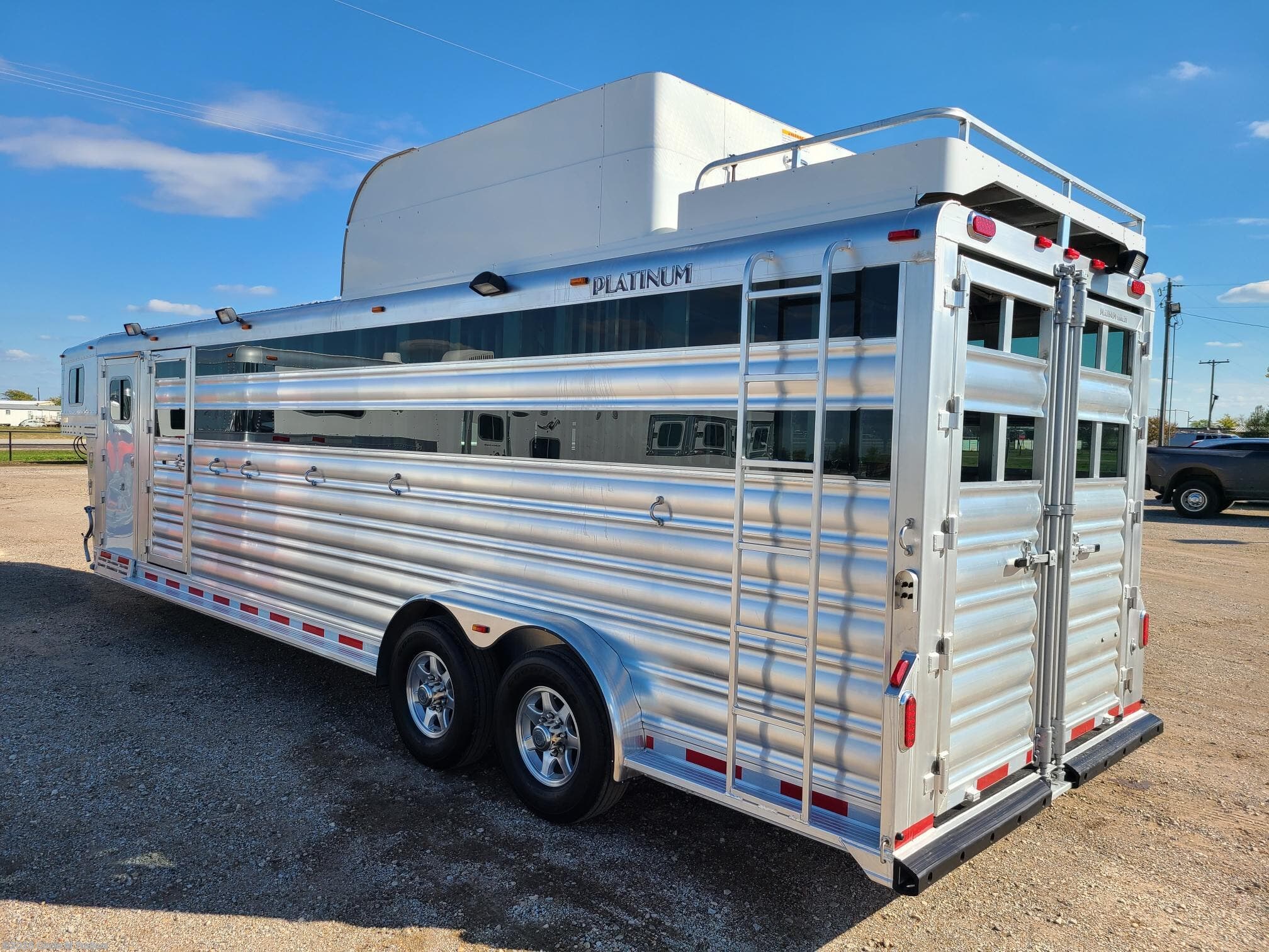 7x27 Horse Trailer for sale | New Platinum Coach 6 Horse PERFECT SIDE ...