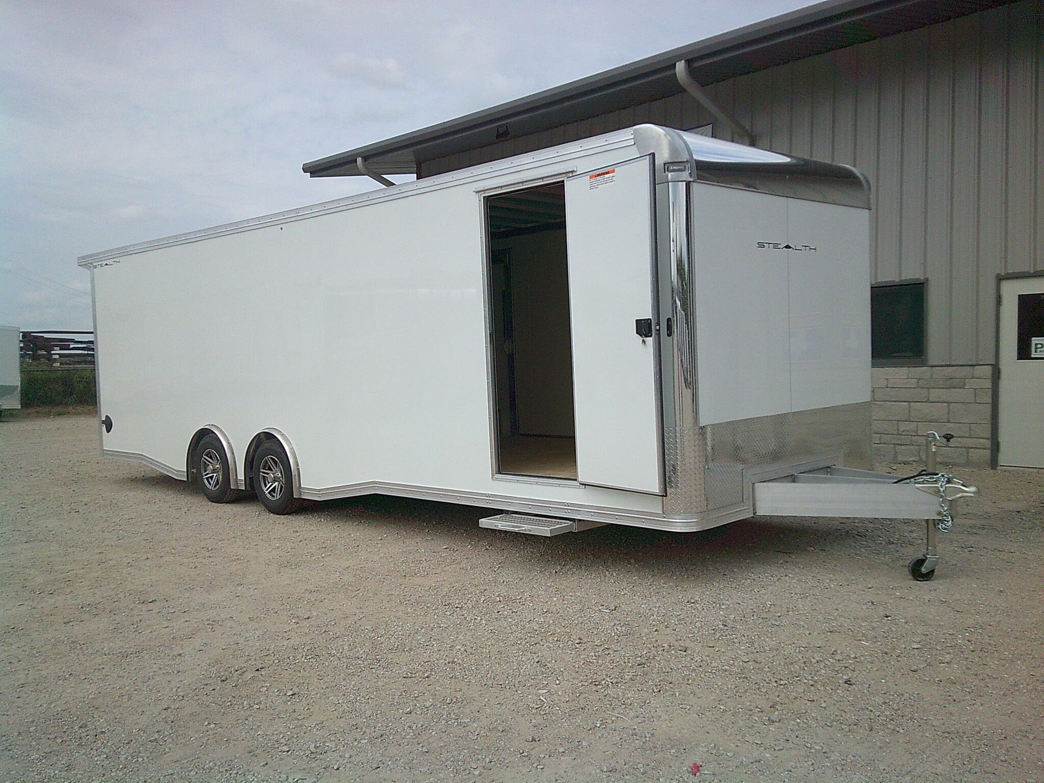 8x26 Cargo Trailer for sale | New Stealth 8.5X26 Enclosed Aluminum Car ...