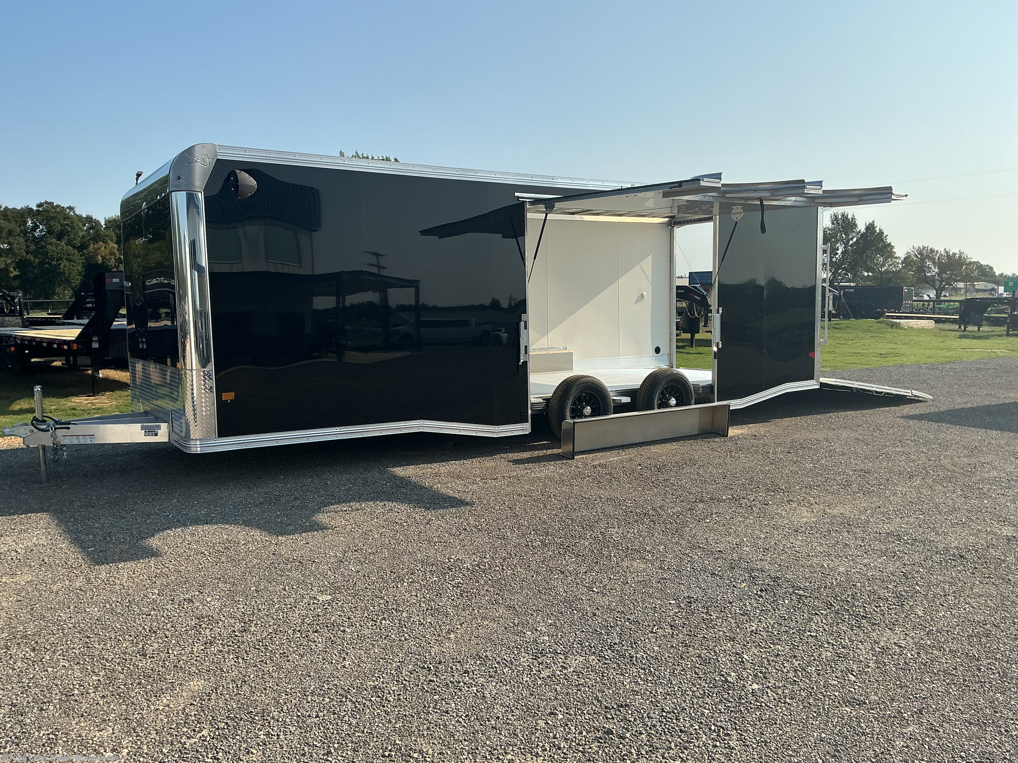 Crazy Trailer World Dallas Trailer Dealer | TrailersUSA